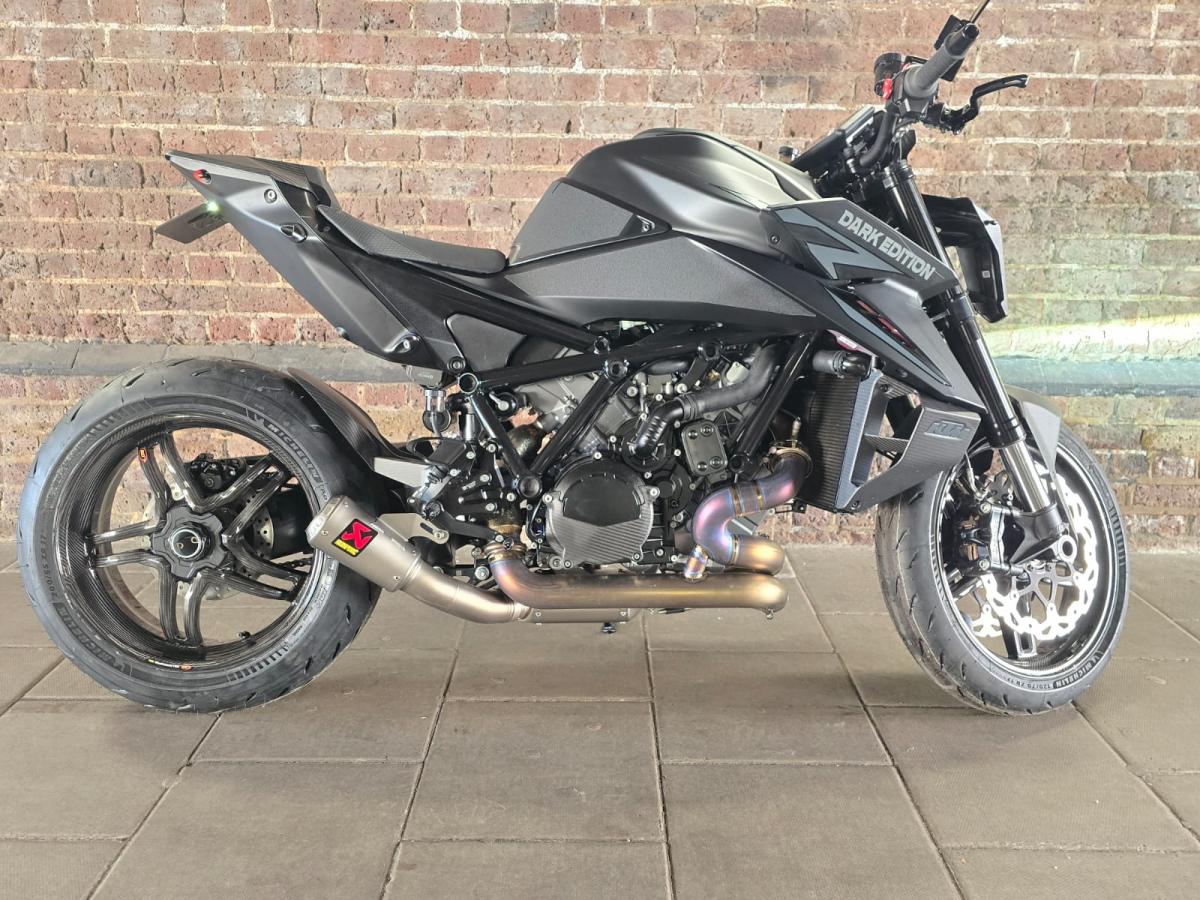 0000 KTM 1390 Superduke R Evo - KTM London